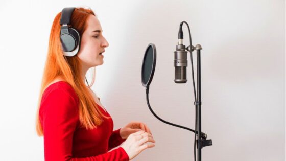 Script Analysis In Voiceover : Radio Lounge